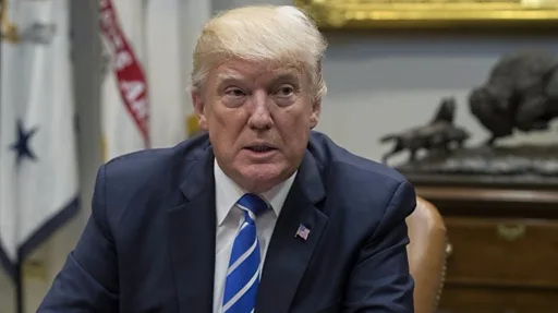 Judge blocks Trump's move to end Daca Dreamers scheme - BBC News