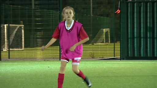 Women's football: Girl 'a champion' against sexism - BBC News