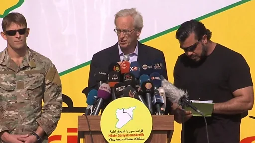 Trump hails fall of Islamic State 'caliphate' in Syria - BBC News