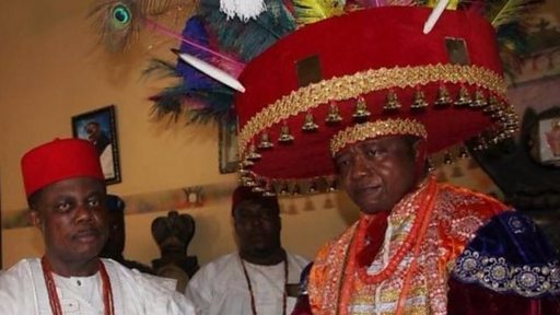 Anambra state: Ọgbaghara sochiri echichi Igwe Aguleri ọhụrụ - BBC News Ìgbò