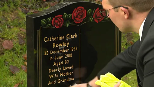 Strangers swap cemeteries to remember loved ones - BBC News