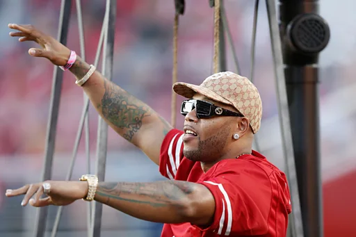 Eurovision: Flo Rida to join Senhit on stage for San Marino - BBC News