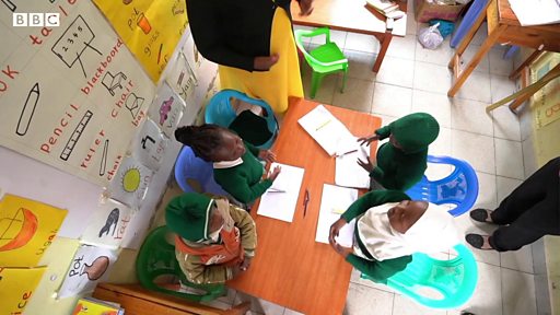 Porodica i Afrika: Kako žive deca sa majkama u zatvoru - BBC News na ...