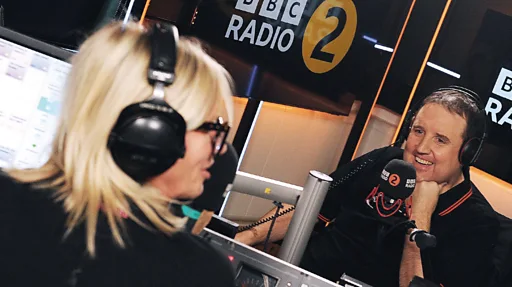 Peter Kay announces monthly residency at London's O2 Arena - BBC News