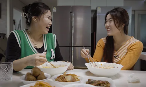 Images show North Korea sealing its border with China - BBC News