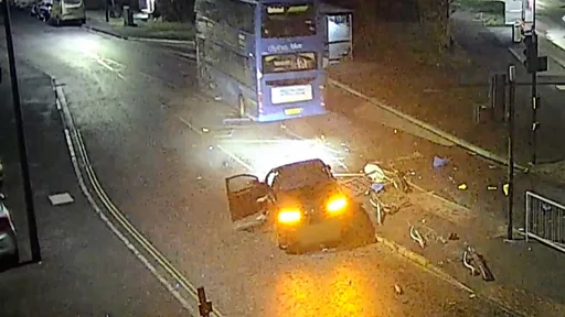 Bristol: Man jailed for causing bus to crash into Bishopsworth house - BBC News