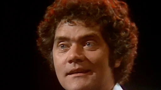 Welsh rugby icon singer Max Boyce turns 80 - BBC News
