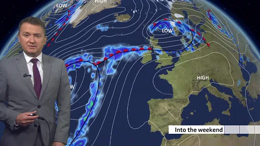 UK weather: 26C for parts of UK - but heavy rain warning for Scotland ...