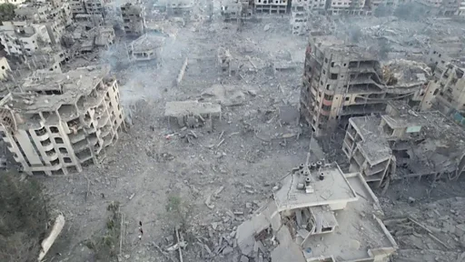 「どこに行けばいいのか」 安全な場所のなくなったガザ市内、BBC記者が取材 - BBCニュース