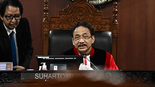 Putusan MK: MK tolak gugatan perkara batas usia capres-cawapres - Putusan kontroversial Anwar ...