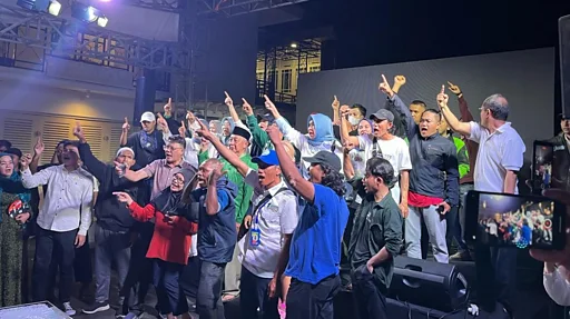 Pemilu: Pendukung Prabowo-Gibran rayakan hasil hitung cepat - BBC News Indonesia