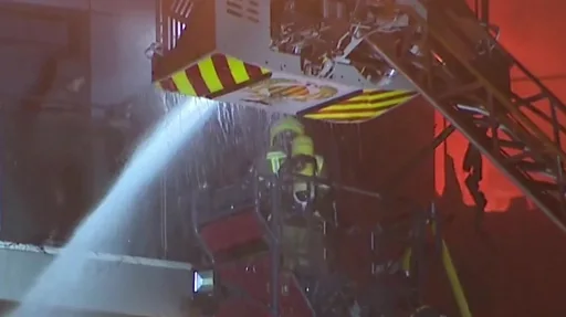 Valencia fire: Grenfell-style cladding fear after blaze - BBC News