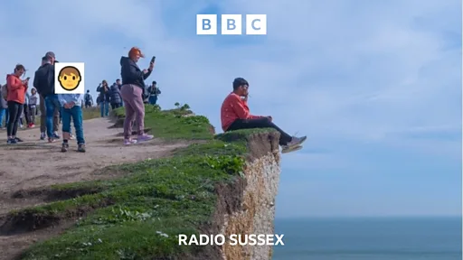 Birling Gap visitors warned by RNLI over cliff falls - BBC News