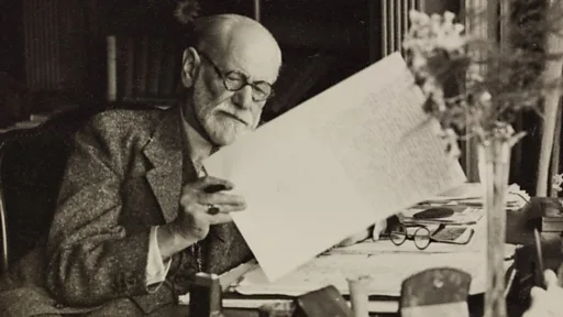 Sigmund Freud: The famed psychoanalyst's year in London - BBC News