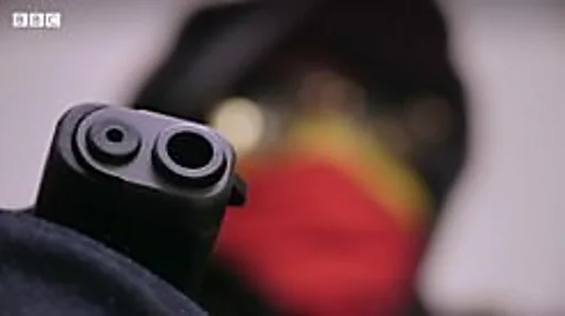 ኣጽዋር ጸላም፡ 'ሰብ ትቐትል፤ ነዚ ብምፍጻም ትረኽቦ ገንዘብ ኣብ ሰለስተ ወርሒ ይውዳእ' - BBC News ትግርኛ