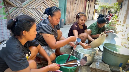 JIS: Eks warga Kampung Bayam yang ‘terombang-ambing’ menanti realisasi janji pemerintah - BBC ...
