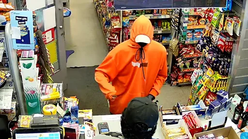 Derby shopkeeper fought off knife robber with stick - BBC News