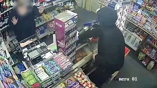 Derby shopkeeper fought off knife robber with stick - BBC News