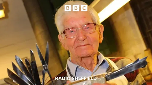 Bust of Sheffield's 'last little mester' Stan Shaw unveiled - BBC News