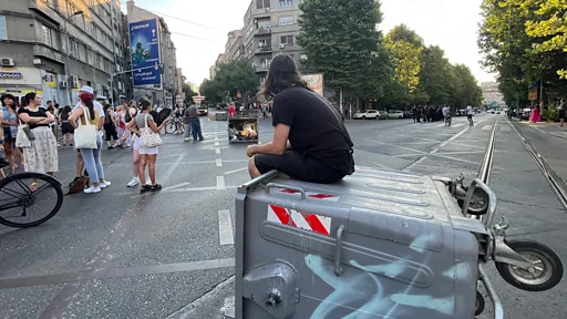 Kada policajci mogu da nose fantomke - BBC News na srpskom