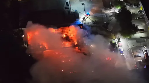 Swindon explosion: Crews remain at Groundwell Industrial Estate - BBC News