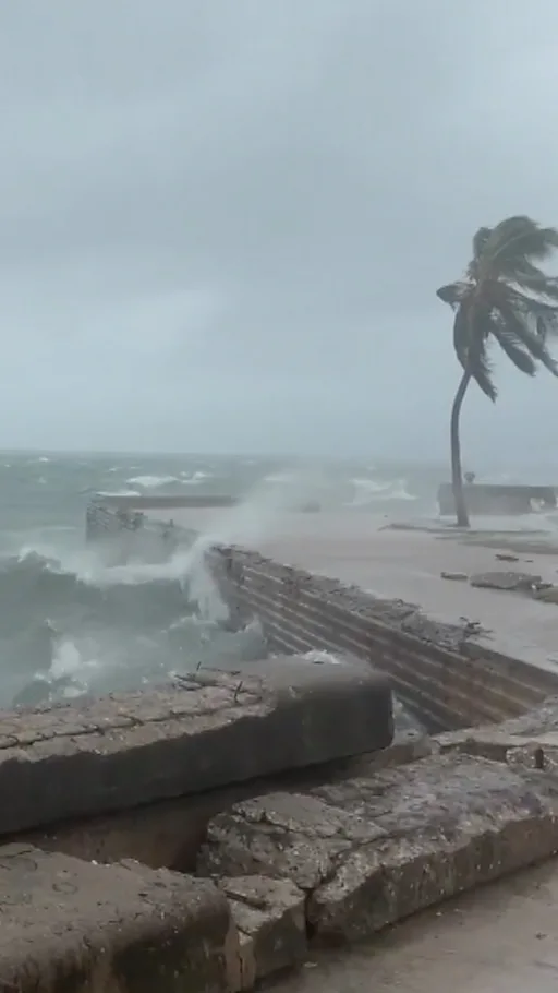 What makes Hurricane Melissa such a dangerous storm? - BBC News