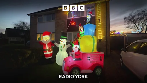 Mystery as stolen York Christmas inflatables replaced - BBC News