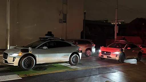 Waymo robotaxis stop in the streets during San Francisco power outage ...
