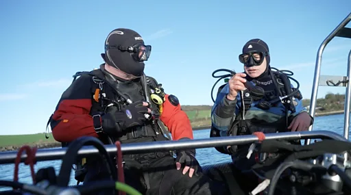 Strangford Lough: Dolphins Sub-Aqua Club explores shipwreck - BBC News