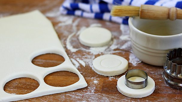 Creamy mushroom vol-au-vents recipe - BBC Food