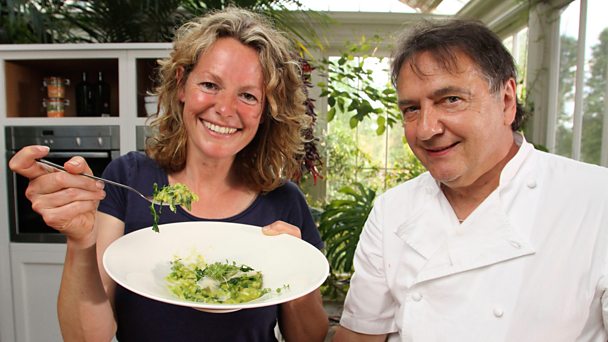 Rhubarb and custard recipe - BBC Food