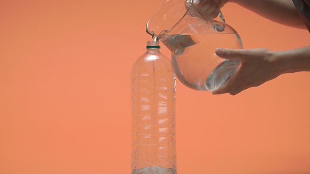 How to show pressure exists in liquids - BBC Bitesize