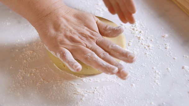 Rolling out pastry - BBC Food