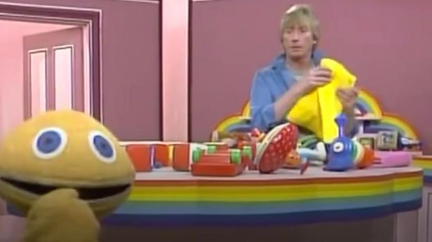 Rainbow presenter Geoffrey Hayes dies at 76 - BBC News