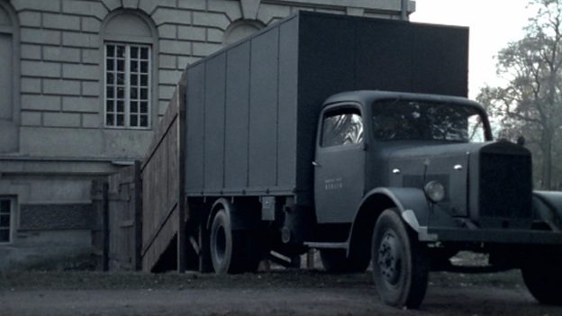 Holocaust Memorial Day 2025 resources - BBC Teach