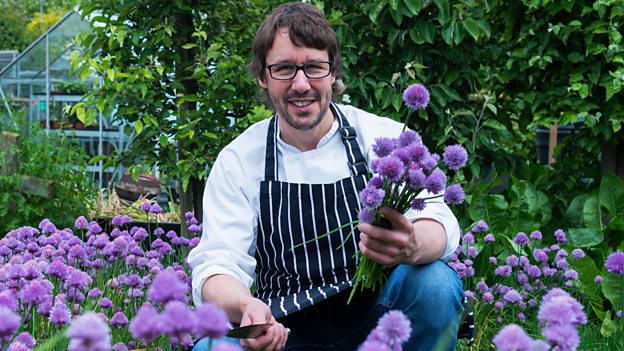 7 beautiful foods to plant in your garden - BBC Food
