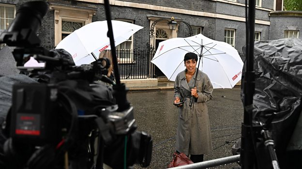 How does the media hold influence on politics in the UK? - BBC Bitesize