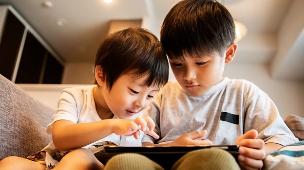 How can mixed-age learning benefit home educated children? - BBC Bitesize