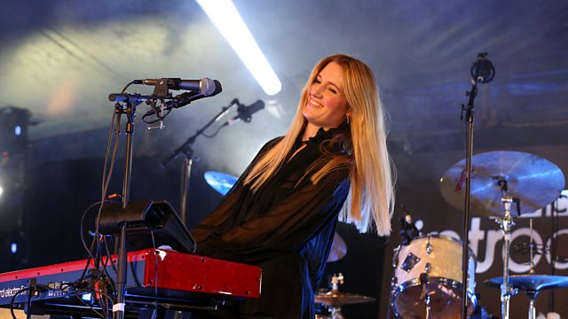 Videos - Robyn Sherwell - Glastonbury 2015 - BBC