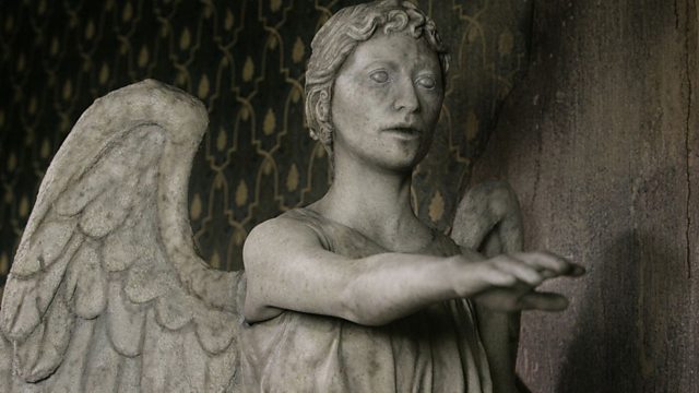 BBC Latest News - Doctor Who - How to survive a Weeping Angels attack!