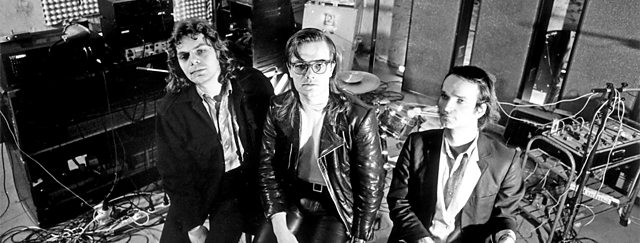 Kraftwerk in Kling Klang Studio, Dusseldorf, 1973 | Kraftwerk, Kling ...