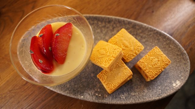 BBC - Homemade Custard Creams