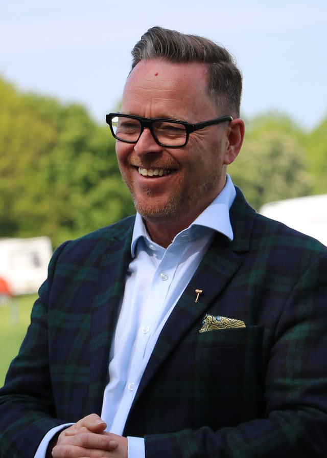 BBC One - Bargain Hunt - John Cameron