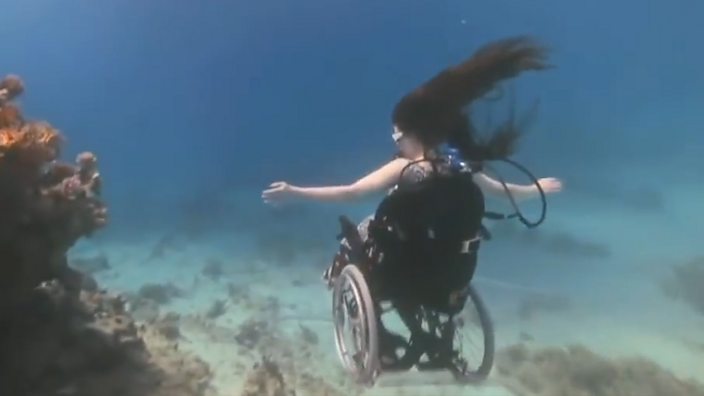 Underwater Ballet: The amazing art of wheelchair scuba diving - BBC Three