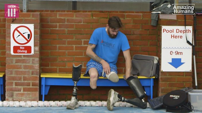 The man with no legs helping others through PTSD with scuba diving ...