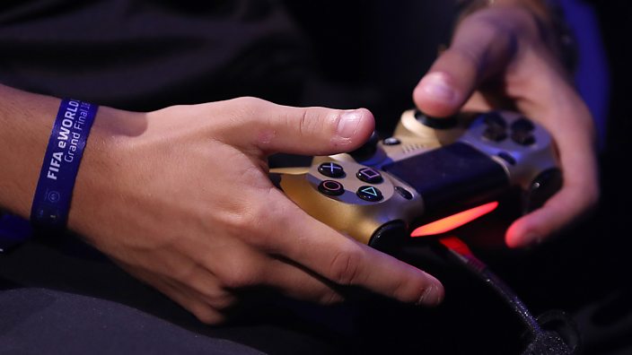 Can computer games make you better at sport in real life? - BBC Three