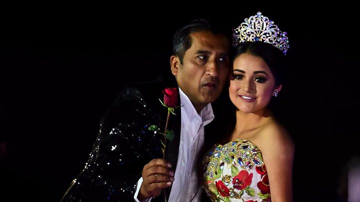 En fotos: la multitudinaria fiesta quinceañera de Rubí, a la que 1,3 ...