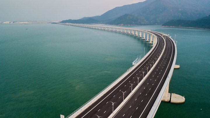 World's longest sea crossing: Hong Kong-Zhuhai bridge opens - BBC News