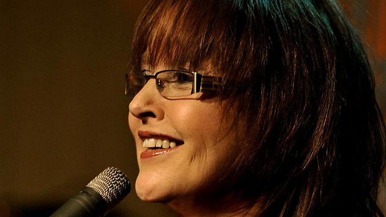 BBC Radio Cymru - Dafydd a Caryl - Caryl Parry Jones