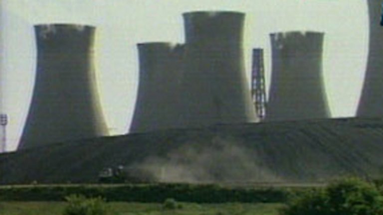 BBC Two - Bitesize: Chemistry, Acid rain and its effects on the ...